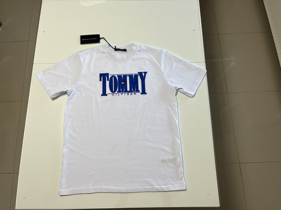 NOVA Tommy hilfiger muska majica!