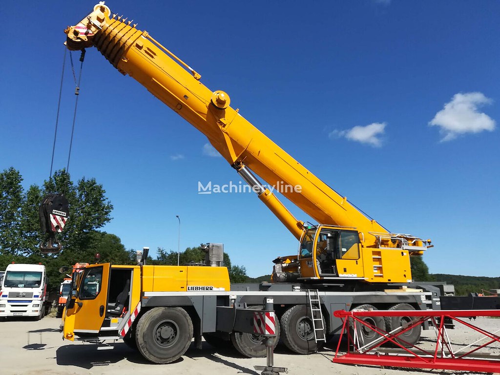 Liebherr LTM 1200-5.1 pokretna dizalica