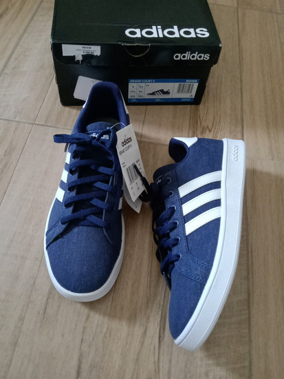 Patike za dečaka.Adidas.Novo!