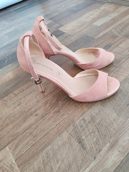 Opposite pink sandale
