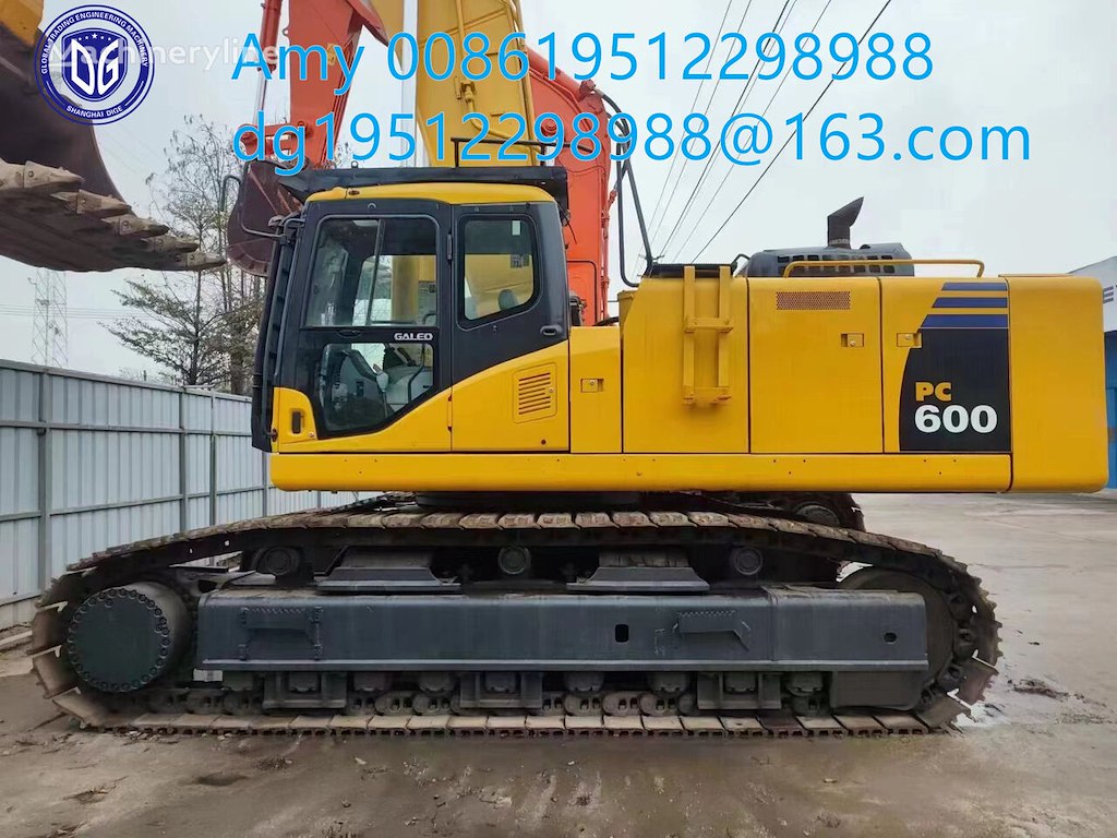 Komatsu PC600-8 bager guseničar