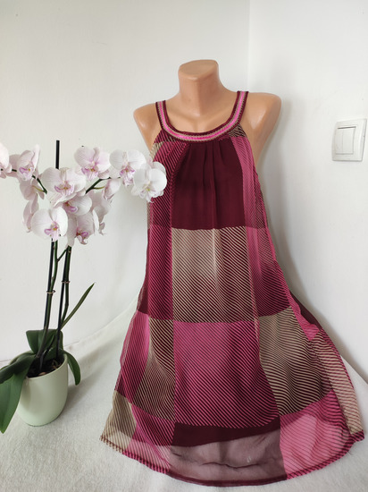 Zanimljiva roze haljina vel L
