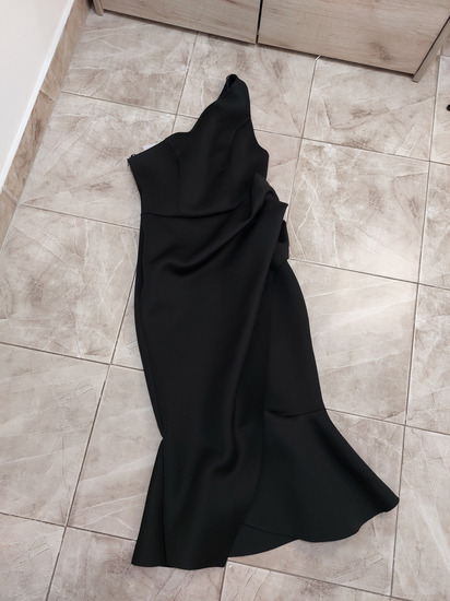 Elegantna crna haljina snizena 2500