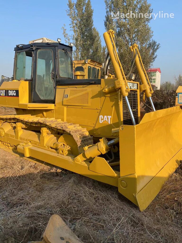 Caterpillar D6G buldožer