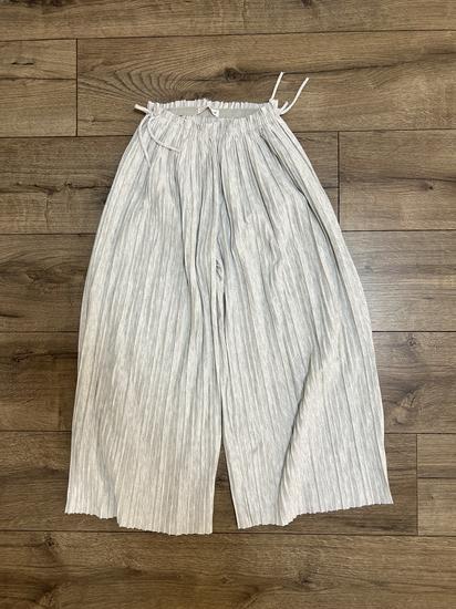 Zara plisirane pantalone