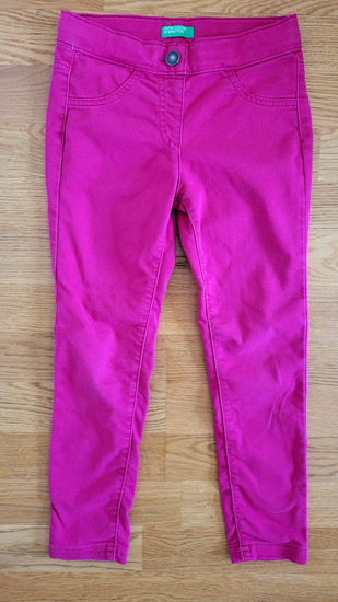 Beneton pantalone roze 6-7god