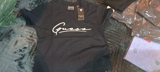 Guess crop