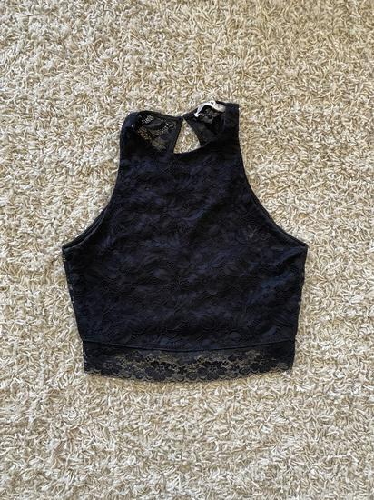 čipkani crop top