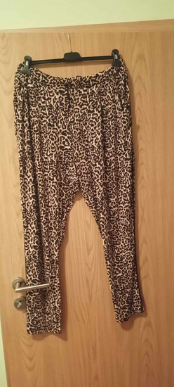 Tigraste pantalone,velicina 46-48 ili 2 XL