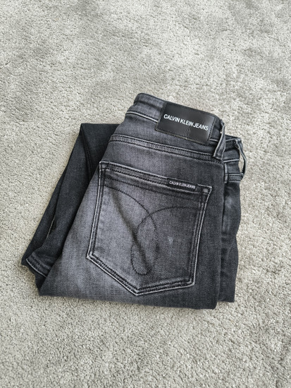 Calvin Klein farmerice M