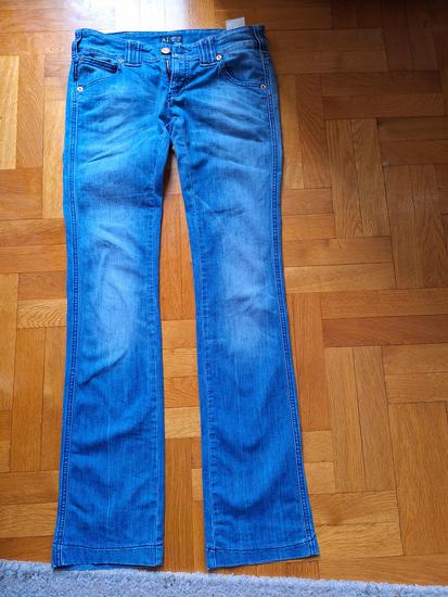 Armani jeans tanje farmerke