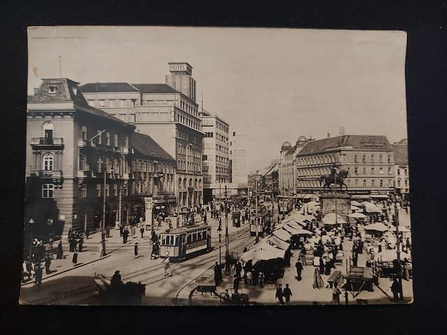 Stara razglednica  Zagreb – Jelacicev trg