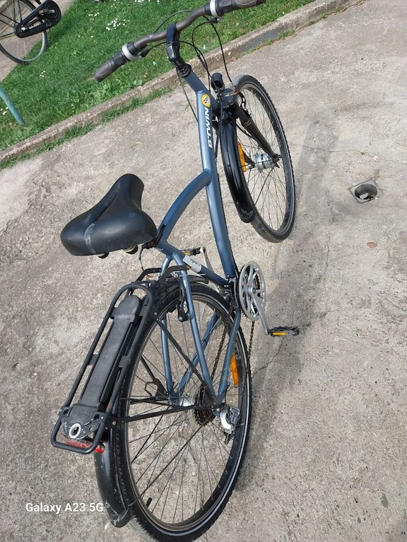 Bicikla je velicine tocka 28'' donesena iz nemacke cena 100€