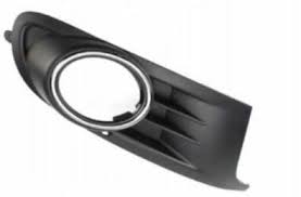 RESETKA U BRANIKU SA OTVOROM GOLF 6 2008-2013 DESNO ORIGINAL