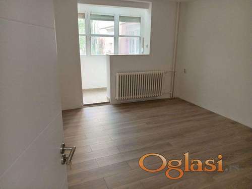 Kompletno renoviran! Bulevar - 52m2