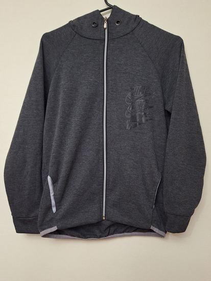 Sivi Nike duks