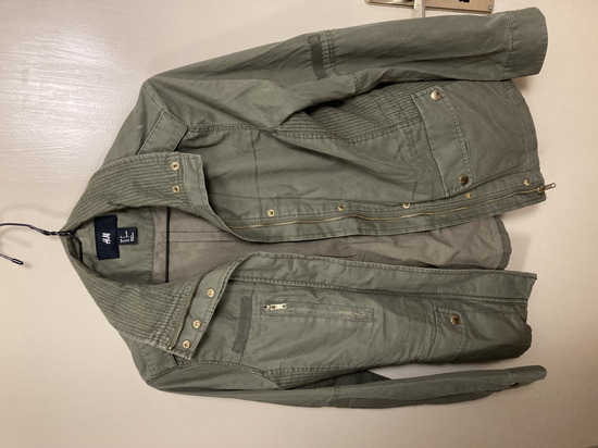 Maslinasto zelena jakna H&M