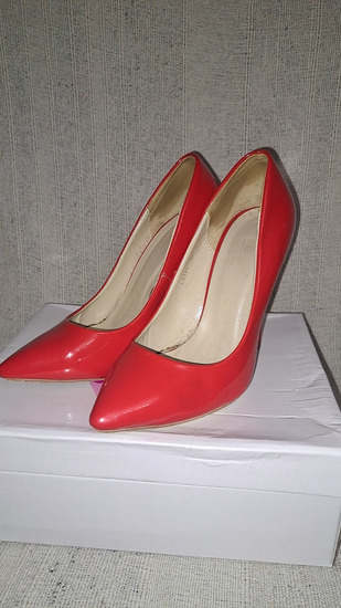 Crvene cipele