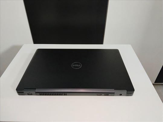 Dell 5580 Intel i7HQ 7gen 2graf 8gb SSd256 kam 15,