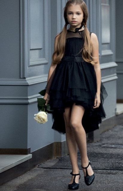 Modna haljina sa crnim tilom na tackice