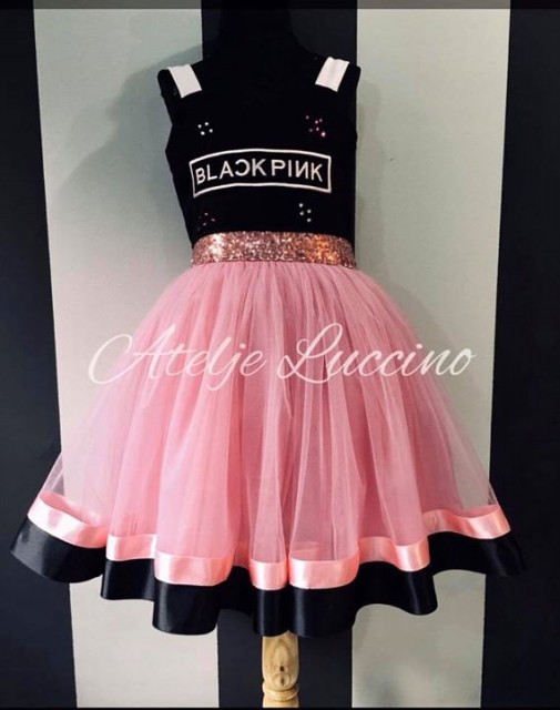 Black and pink haljina