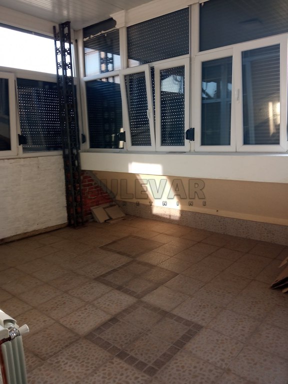 četvorosoban stan, 155 m2, Centar, 27. marta ID: i-010746