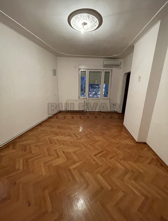 četvorosoban stan, 92 m2, Centar, Obrenovićeva ID: i-09939
