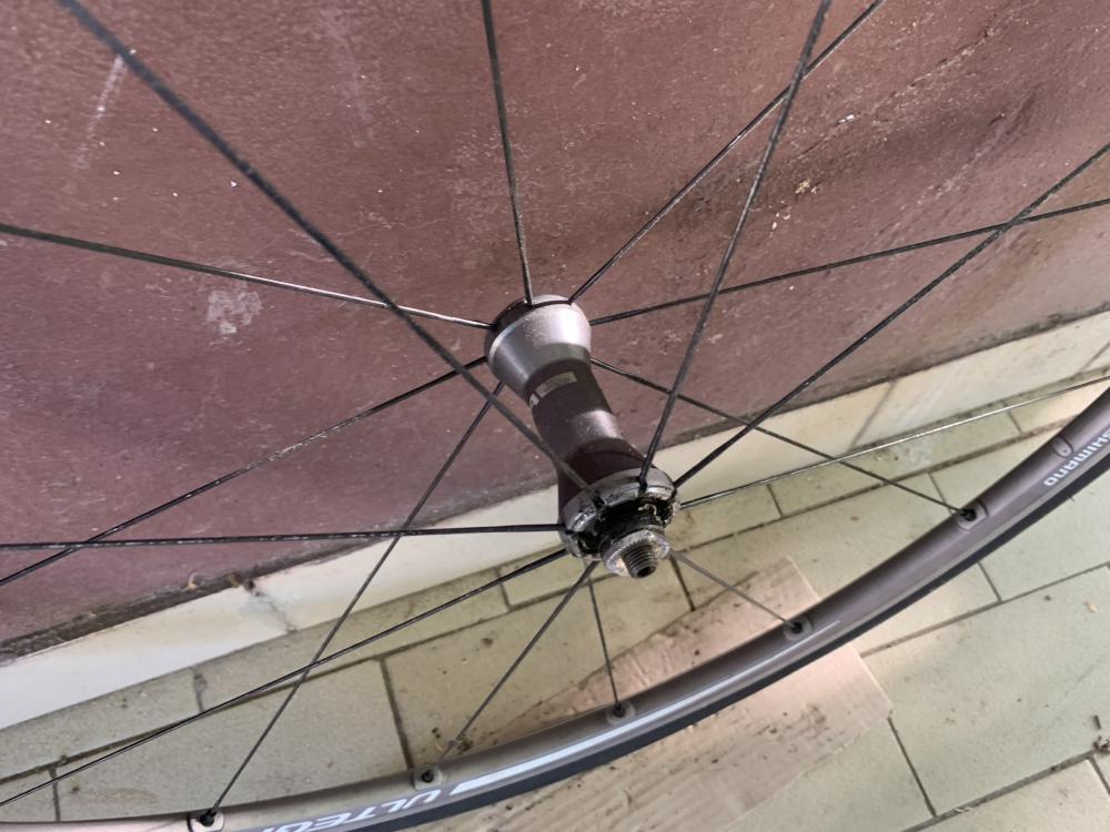 Tocak Shimano Ultegra sa gumom prednji