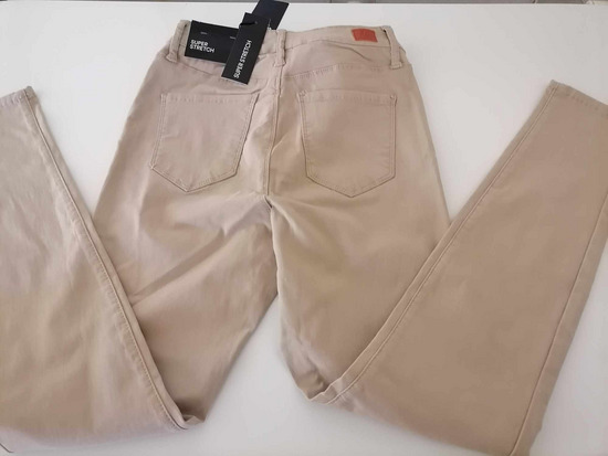 zenske pantalone 40 nove