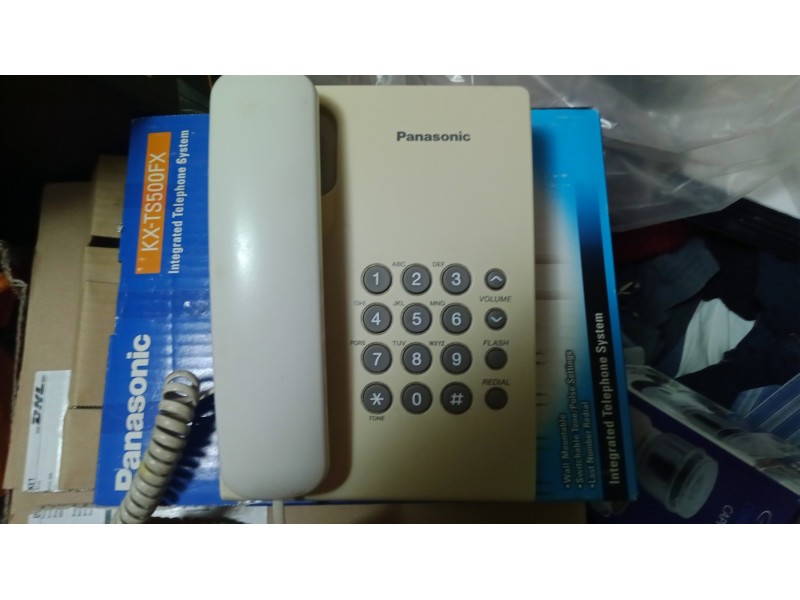 kao nov PANASONIC TELEFON