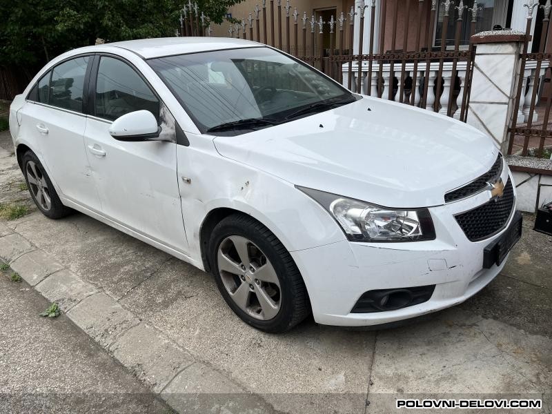 Chevrolet Cruze 2.0 Kompletan Auto U Delovima