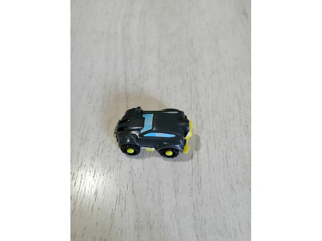 Kinder figurica - Automobil sivi DV107