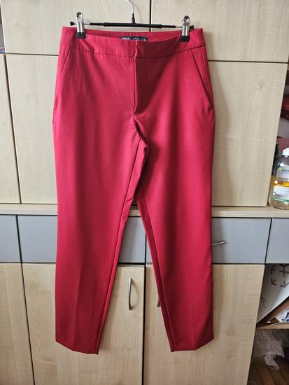 Zara crvene pantalone