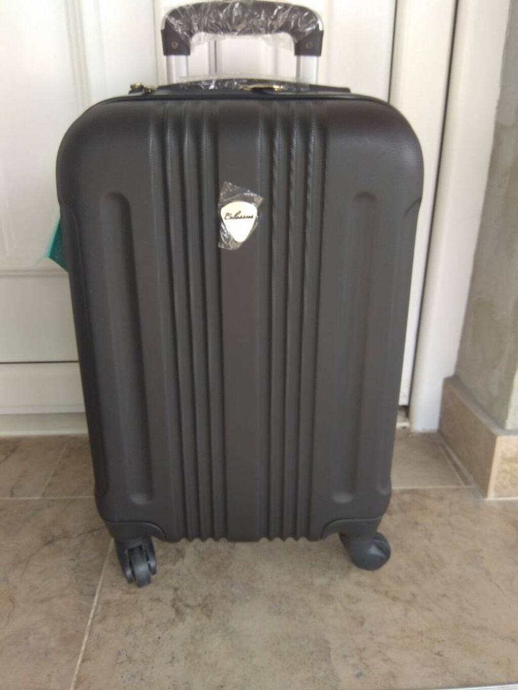Nov kofer 53x36x22cm cca 30l za kabinu aviona nov kofer colossus