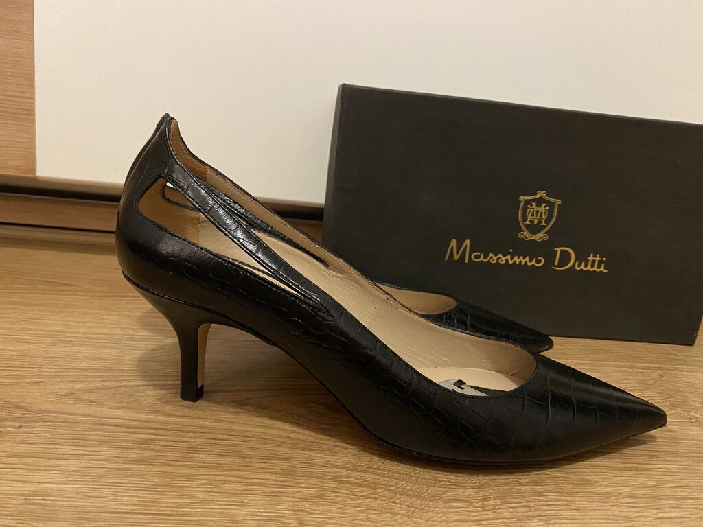 Salonke, Massimo Dutti, 39