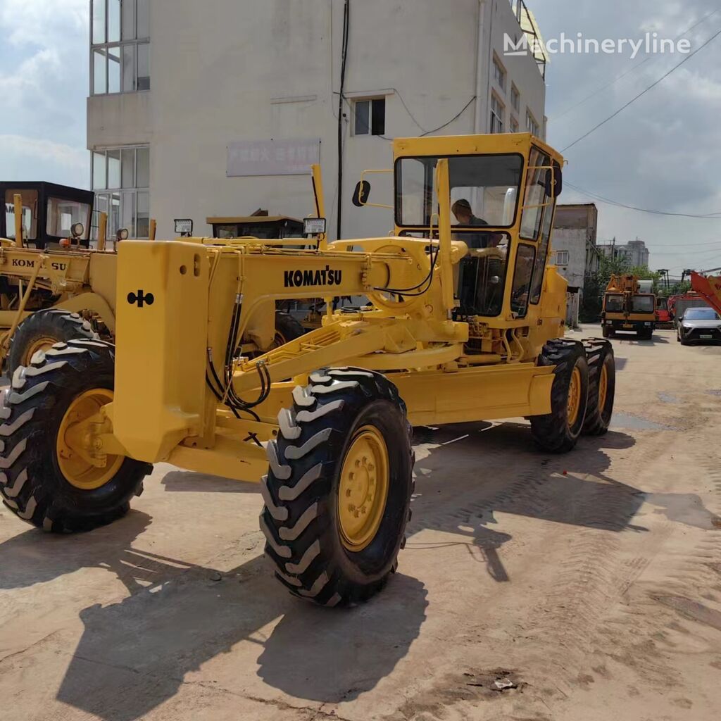 Komatsu GD511A grejder