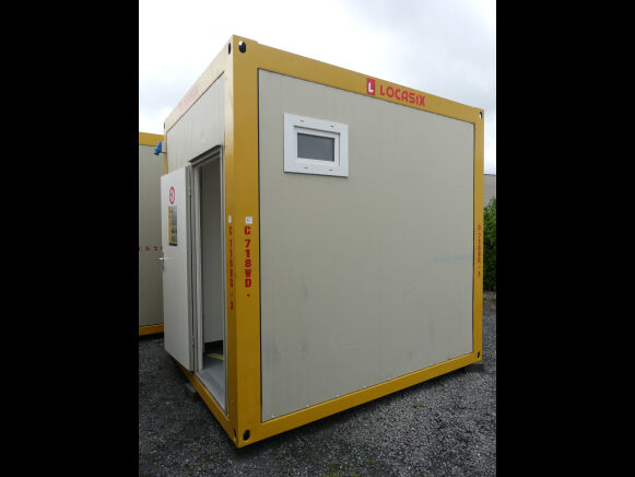Prodaje se REF:C718 WD3 - Container isolé - module sanitaire Finbau stambeno-poslovni kontejner na aukciji