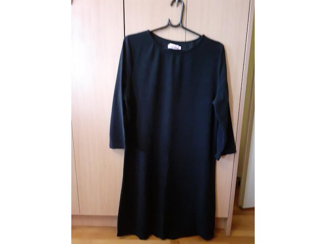Mala crna haljina- za punije dame