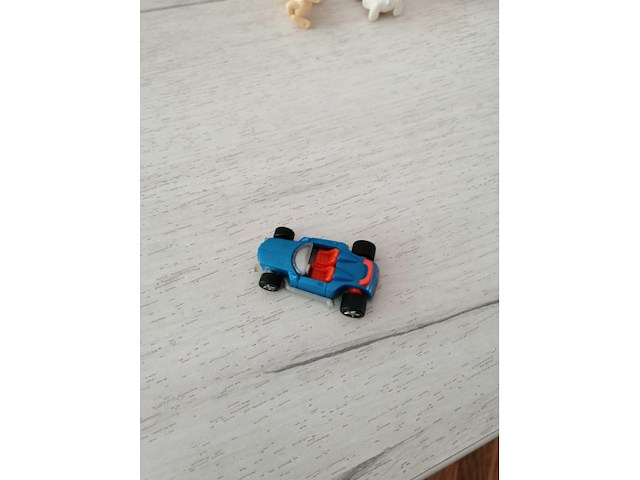 Kinder figurica - Automobil plavi DE065