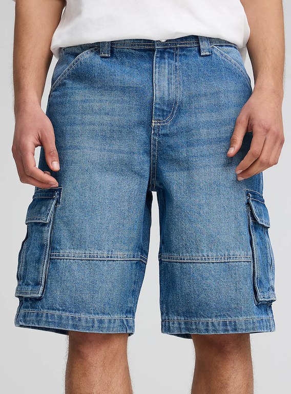 Kratke pantalone džins kargo. Srednjeplavi teksas