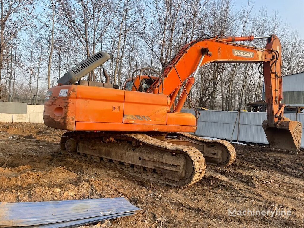 Doosan DX300LC bager guseničar