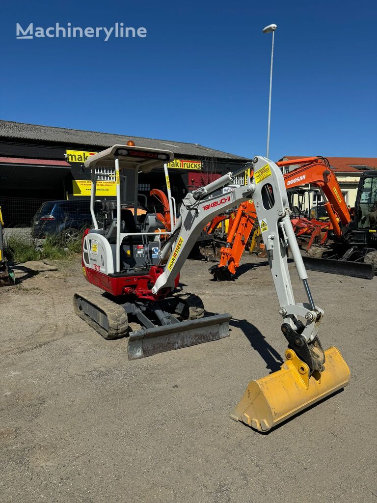 Takeuchi tb216 mini bager