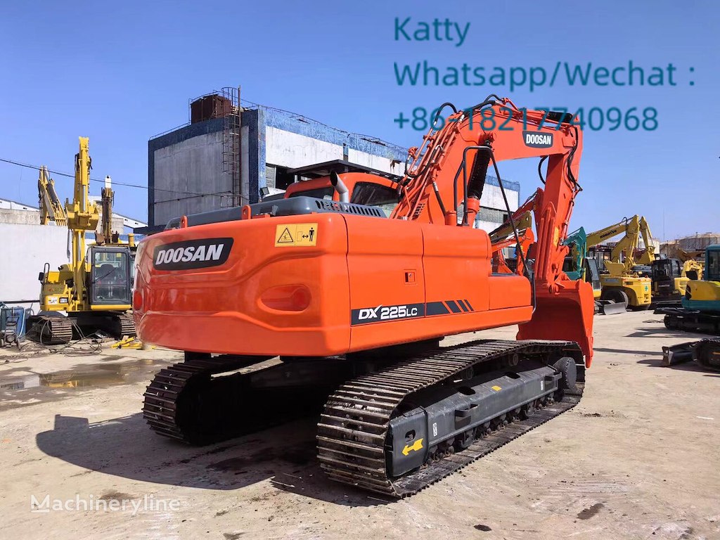 Doosan DX225LC bager guseničar