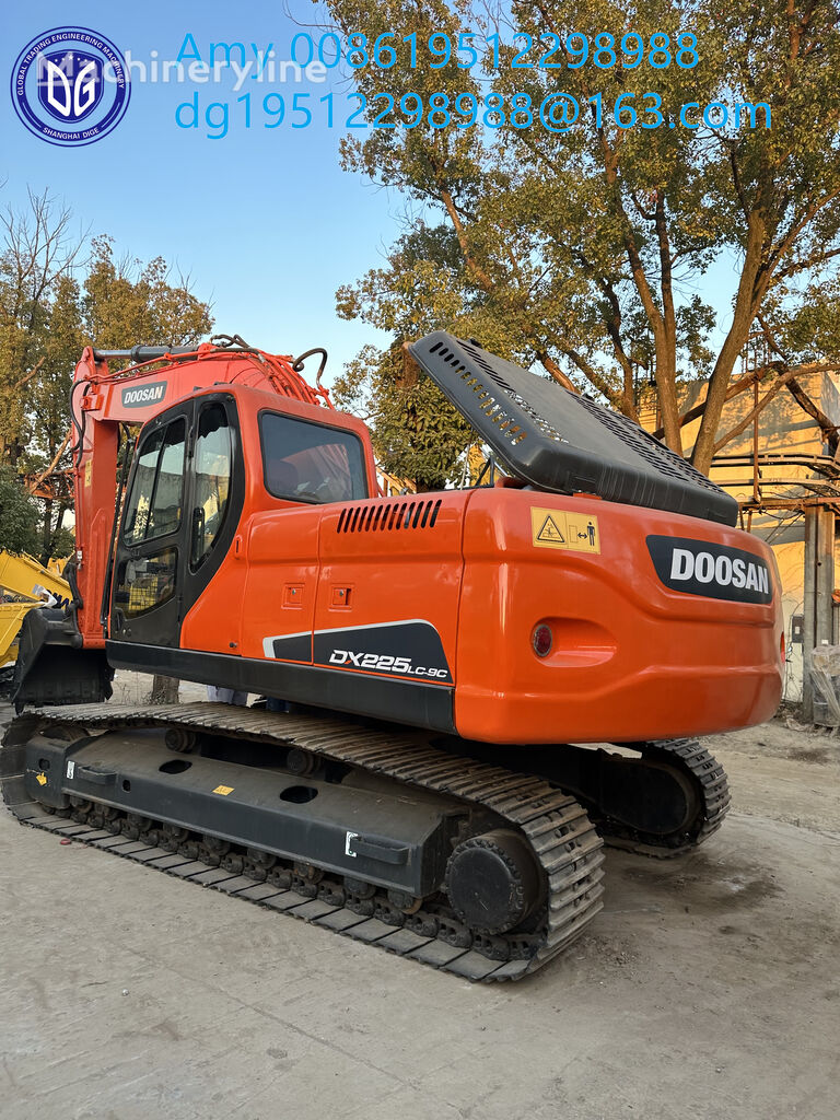 Doosan DX225LC-9 bager guseničar