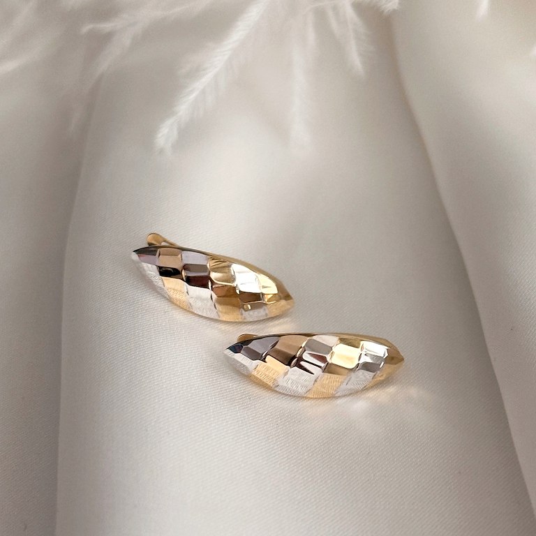 Upadljive dijamantirane zlatne minđuše, ukrašene belim rodijumom