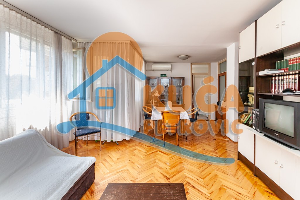 Trosoban stan, 85 m2, Bulevar Nemanjića, Bulevar Nemanjića ID: p-08942