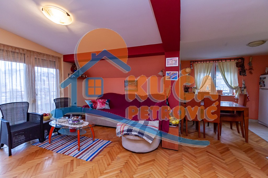 četvorosoban stan, 86 m2, Dom zdravlja, Vojvode Tankosića ID: p-07561