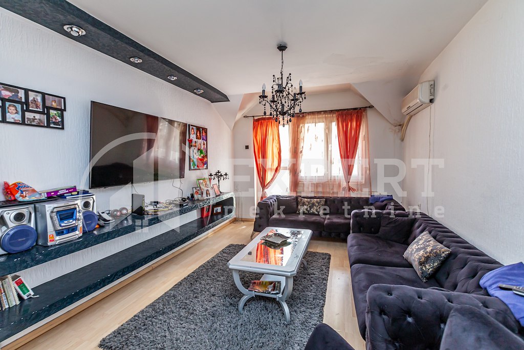 četvorosoban stan, 200 m2, Bulevar Nemanjića, Bulevar Nemanjića ID: p-08729