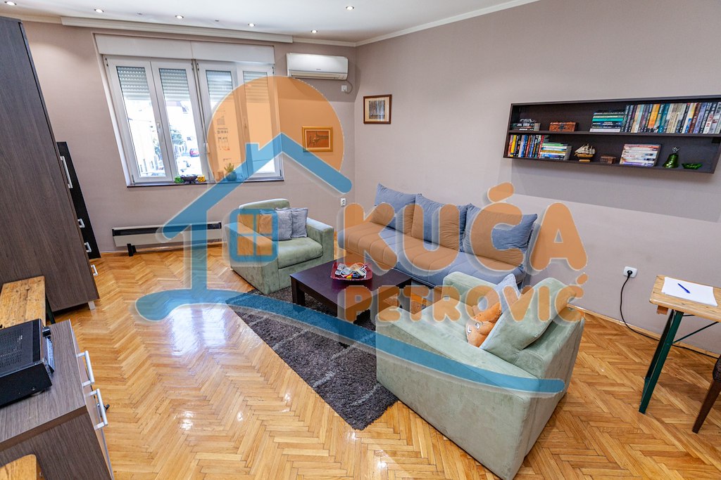 četvorosoban stan, 140 m2, Centar, Hajduk Veljkova ID: p-05419