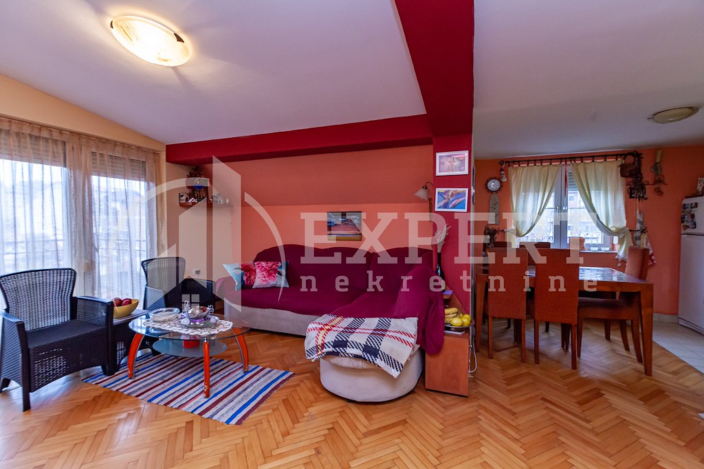 četvorosoban stan, 86 m2, Dom zdravlja, Vojvode Tankosića ID: p-07561